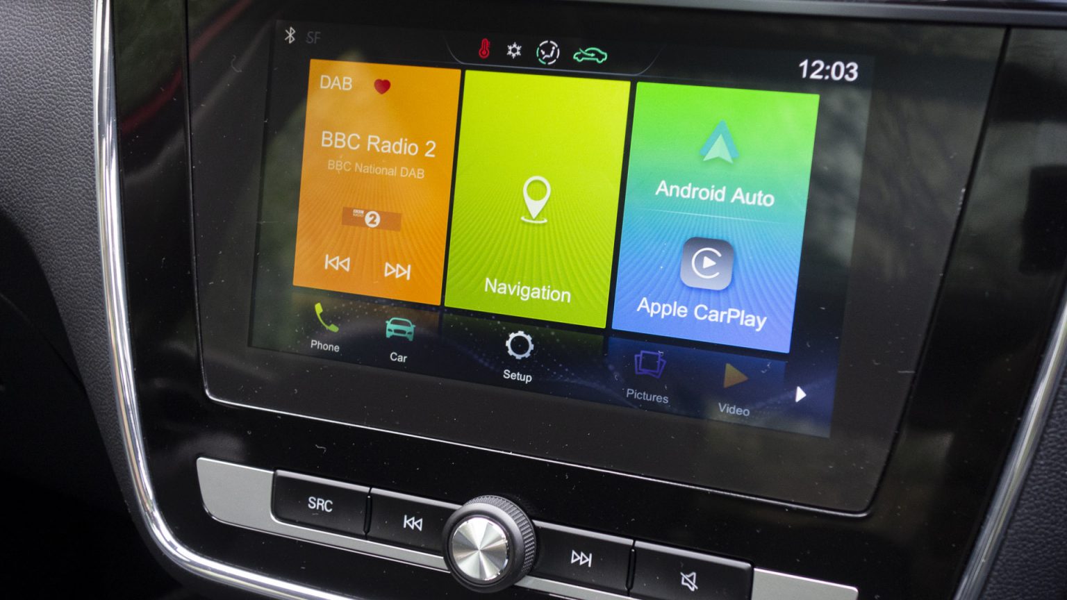 A new study finds in-car infotainment systems impact driving ...