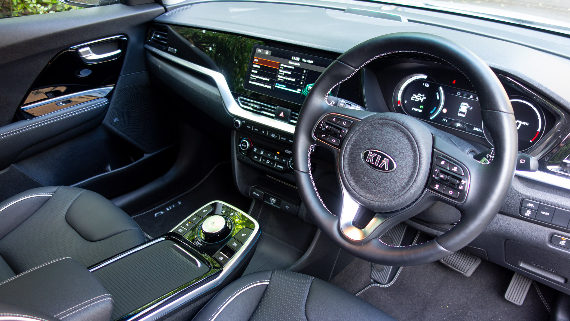 Kia E Niro Review 2021 The Best All electric SUV TotallyEV