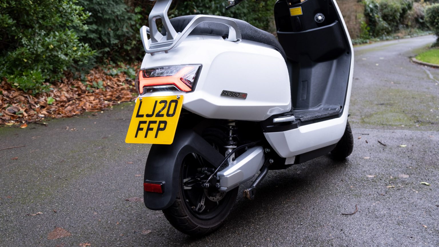 Sunra Robo-S review: A stylish all-electric scooter - TotallyEV