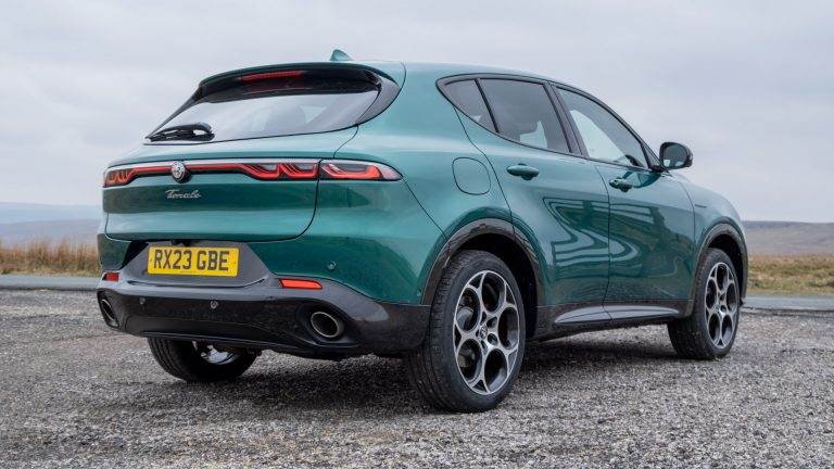 Alfa Romeo Tonale Hybrid review: A stunning SUV! - TotallyEV