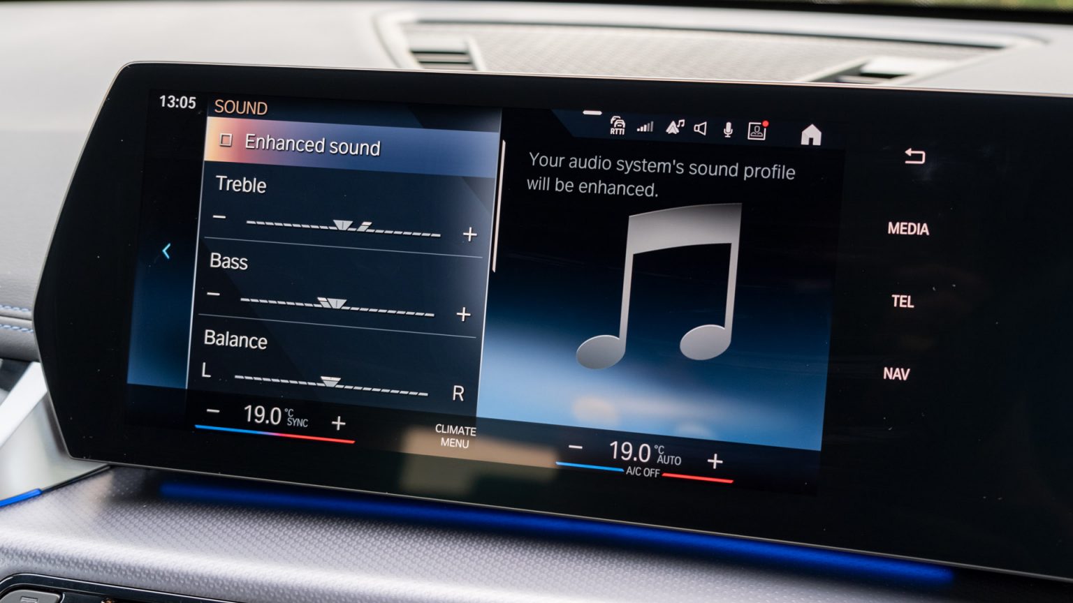 BMW iX1 (BMW X1) audio review: Harman Kardon upgrade? - TotallyEV