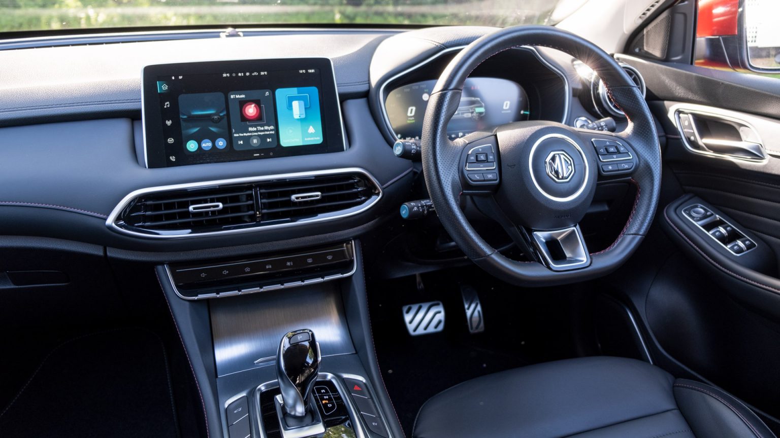 New MG HS review: An affordable plug-in hybrid - TotallyEV
