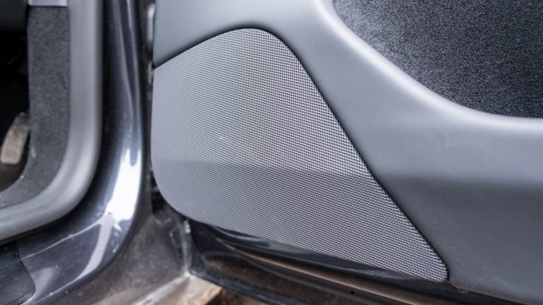 New Tesla Model 3 audio review: Standard vs Long Range sound - TotallyEV