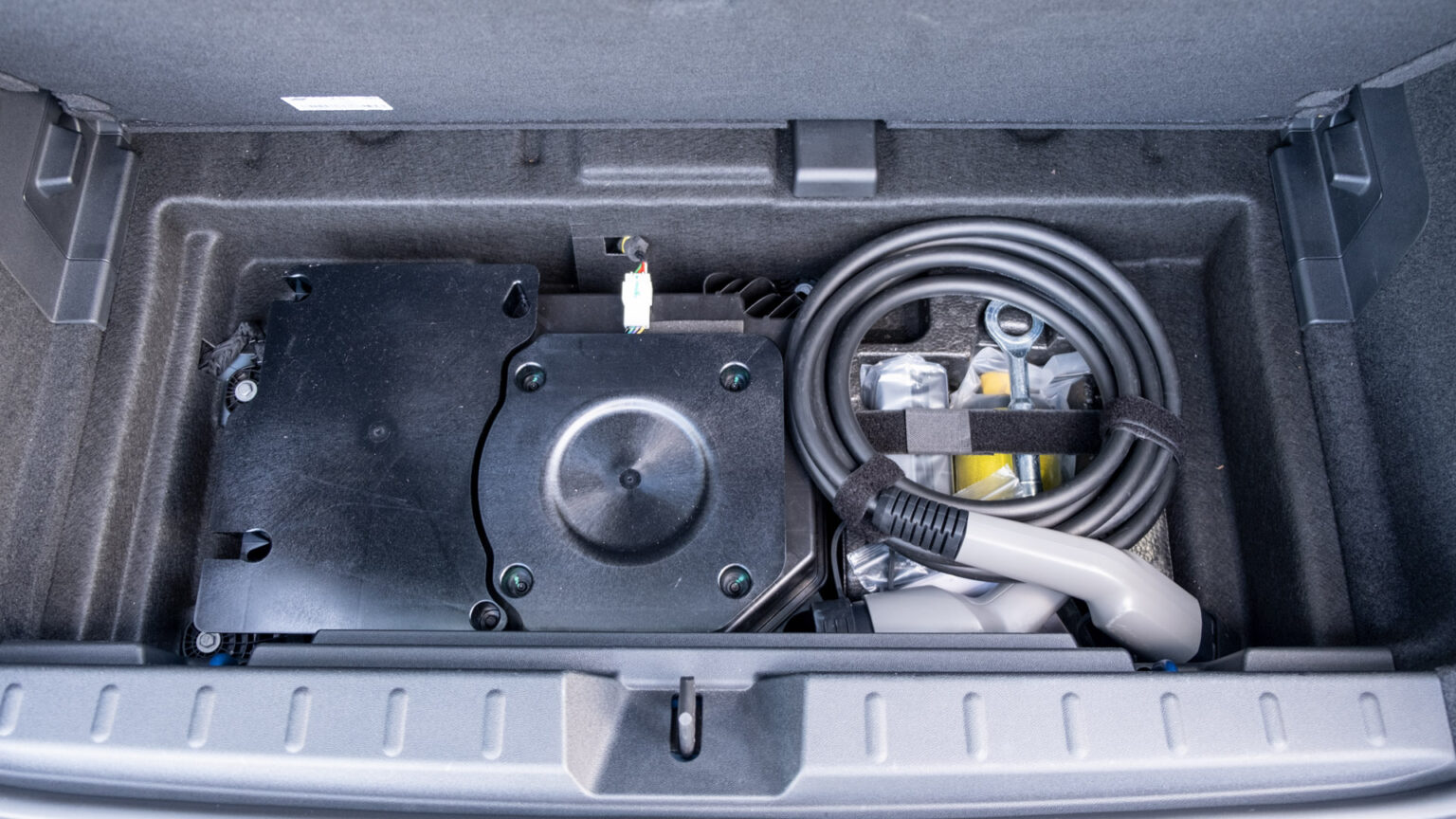 Mini Cooper Electric audio review: Worth getting Harman Kardon speakers ...